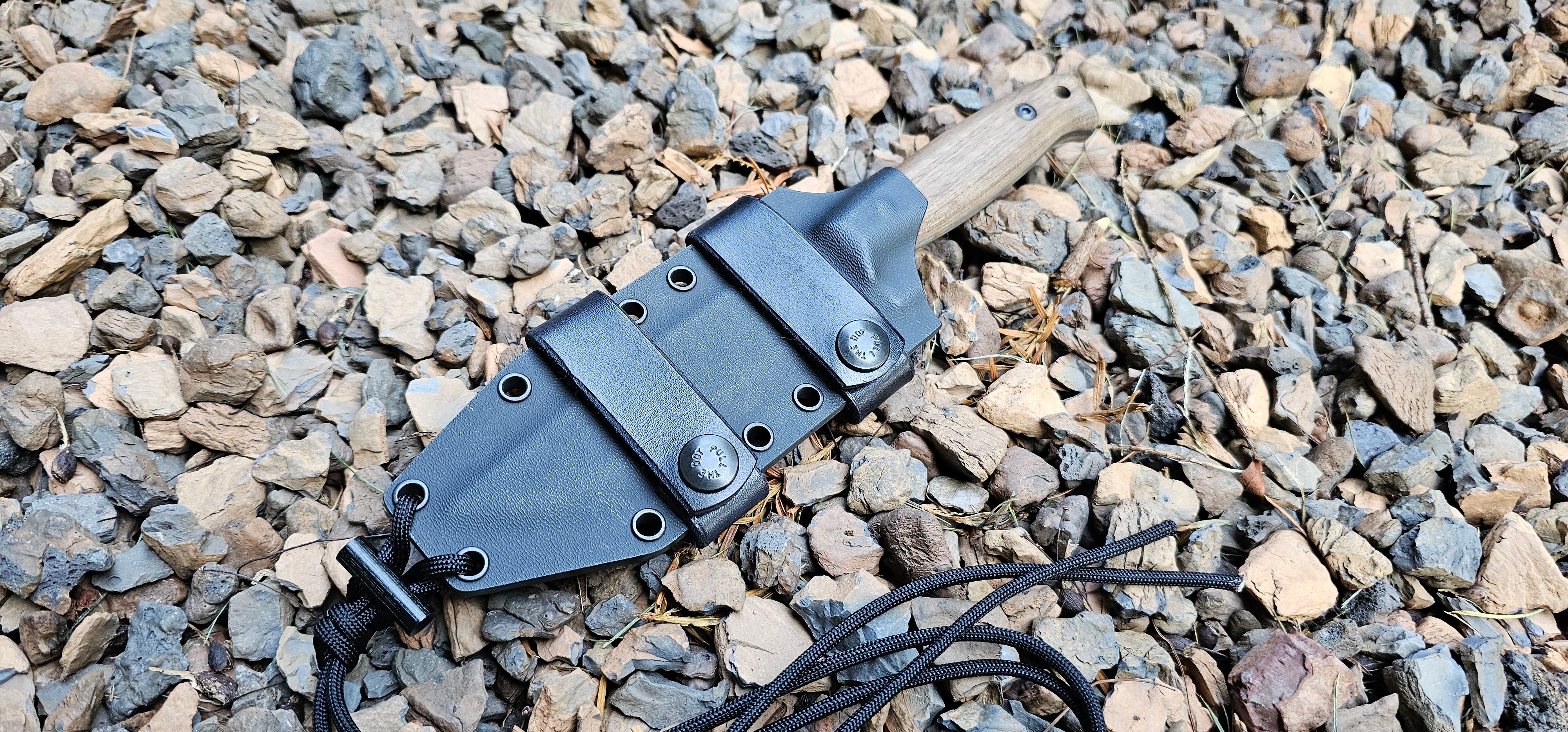 BPS ADVENTURER Custom Kydex Sheath,Mini Firesteel, 550 Mil-Spec Paraco